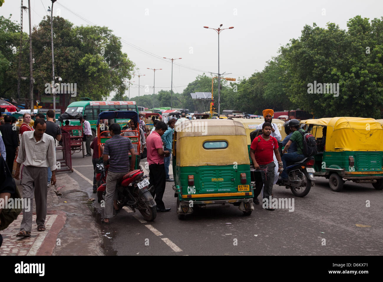 Delhi and auto rickshaw and traffic hi-res stock photography and images ...