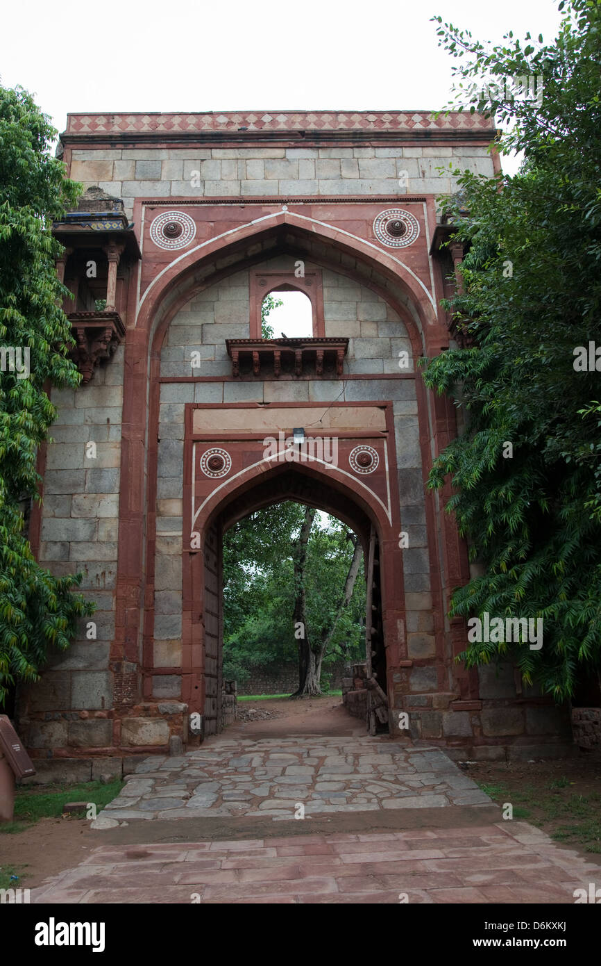 Entrance gate to Humayun's Tomb, New Delhi, India Stock Photo - Alamy