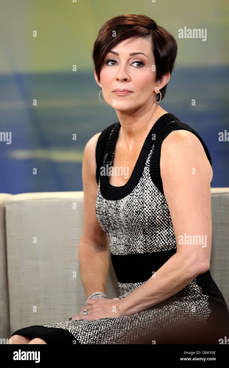 Patricia Heaton Short Hair