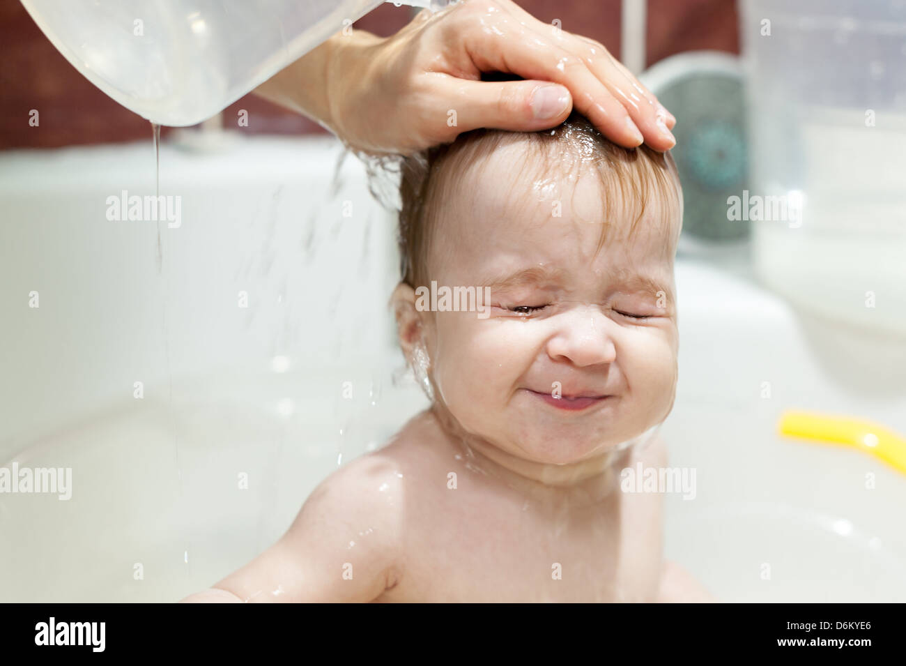 Startled girl hi-res stock photography and images - Alamy