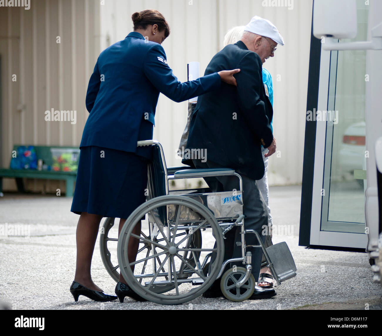 Retired Lt. Col Ed Saylor one of the last of the Doolittle Raiders is ...