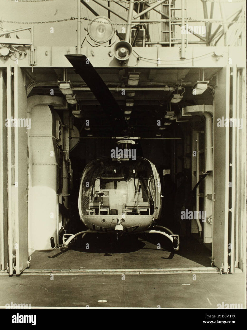 Helicopters helicopter military hi-res stock photography and images - Alamy