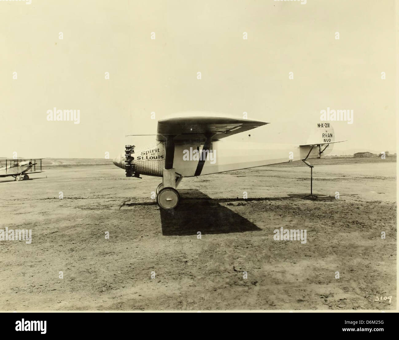 Tail prop hi-res stock photography and images - Alamy