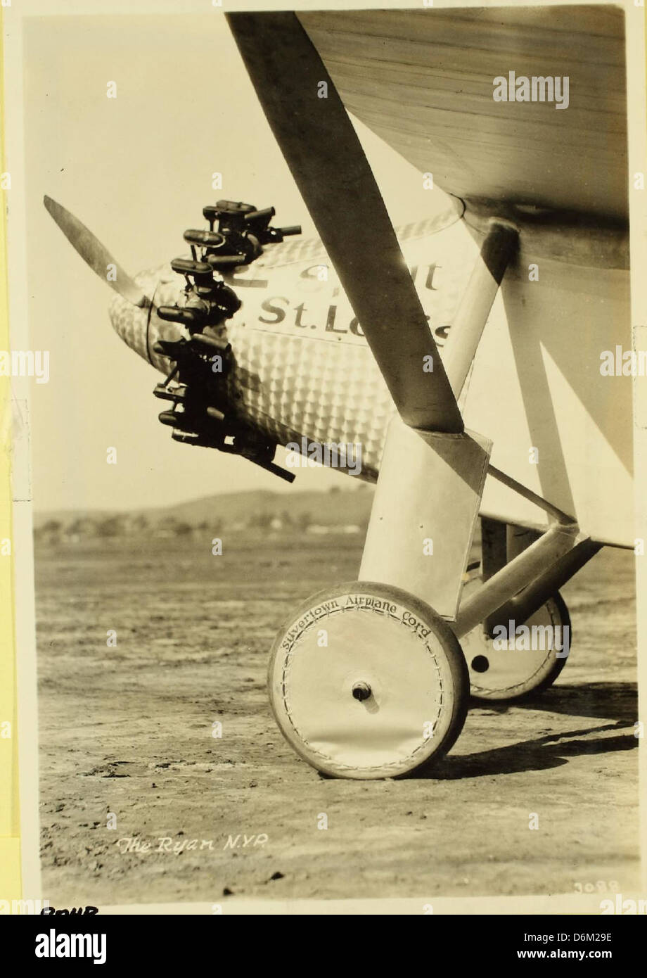 Aeroplane Wheel Stock Photos & Aeroplane Wheel Stock Images - Alamy