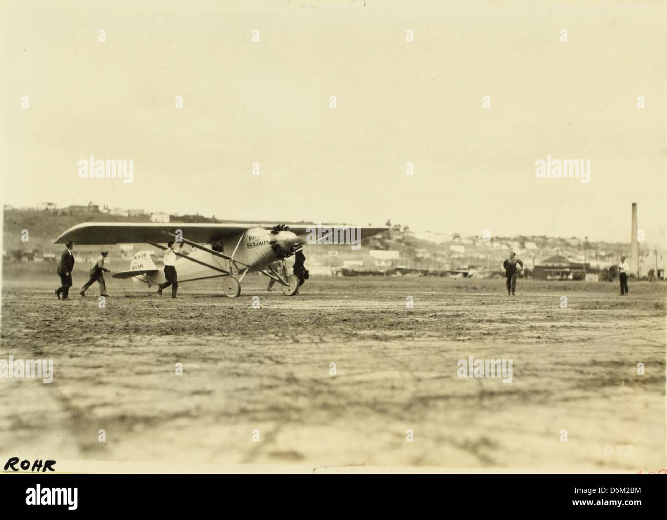 Charles Lindbergh’s Spirit of St. Louis, utilizing bungee cord landing ...