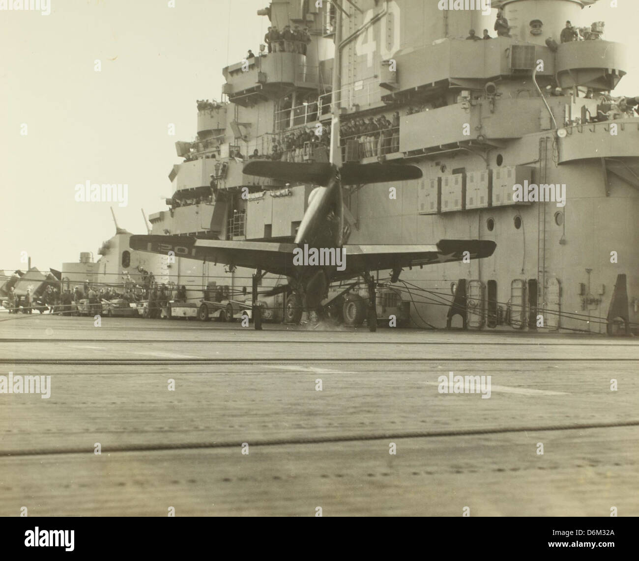 Uss tarawa hi-res stock photography and images - Alamy