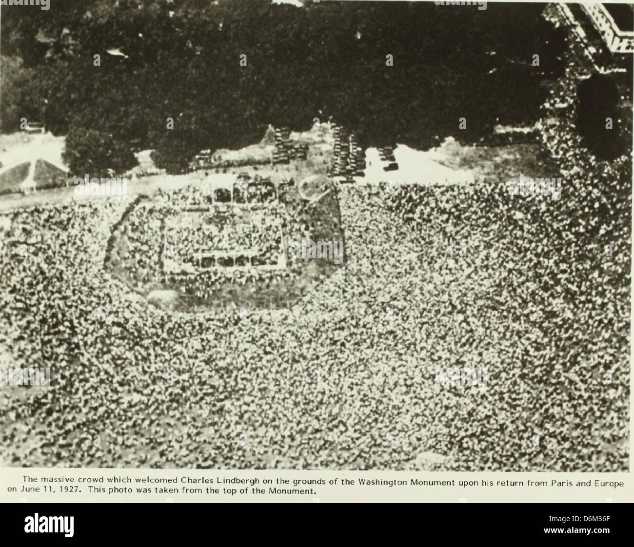 This photo captures the historic moment when Charles Lindbergh was ...