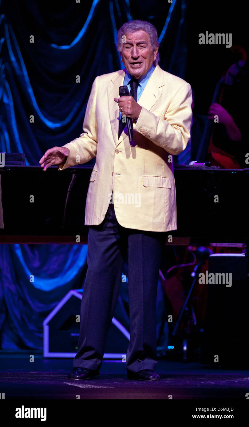 Tony bennett hi-res stock photography and images - Alamy