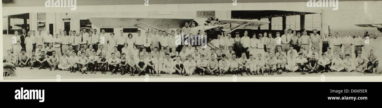 Aircraft roll in roll out hi-res stock photography and images - Alamy