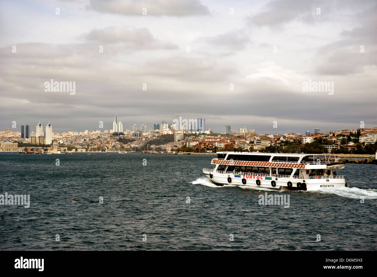 Ferry across bosphorus istanbul hi-res stock photography and images - Alamy