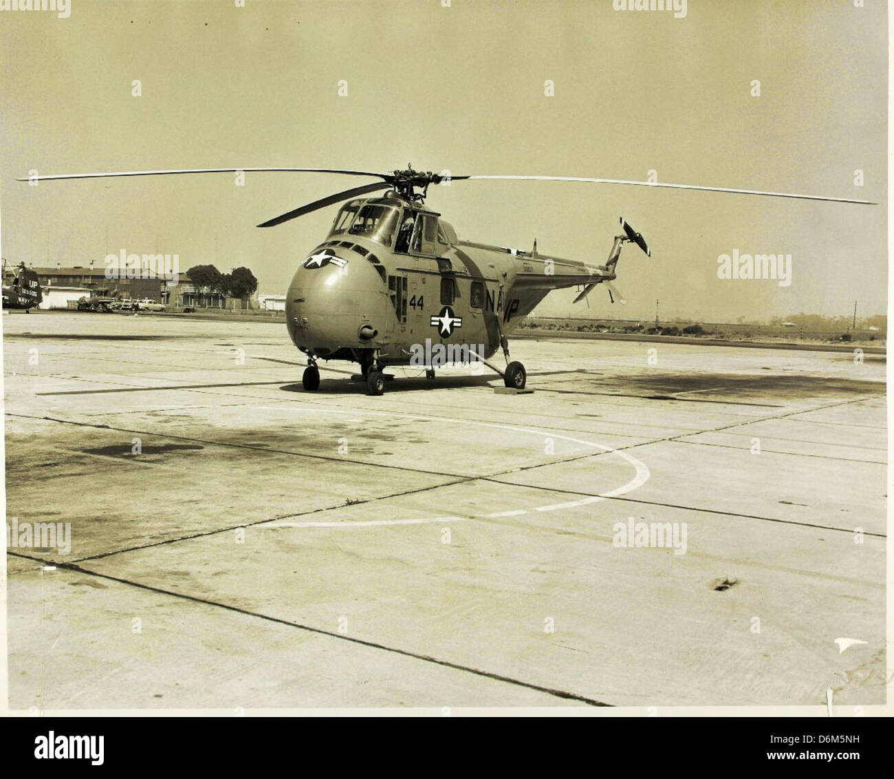 The Sikorsky HO4S/HRS-1, a military helicopter used by the US Navy, is ...