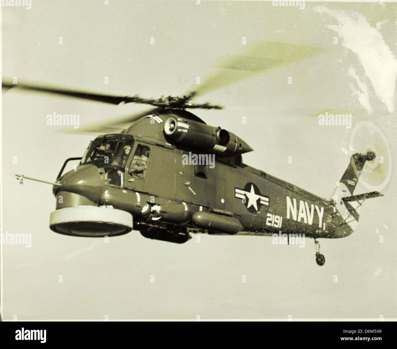The HH-2D, a versatile helicopter, was used by the U.S. Navy for ...
