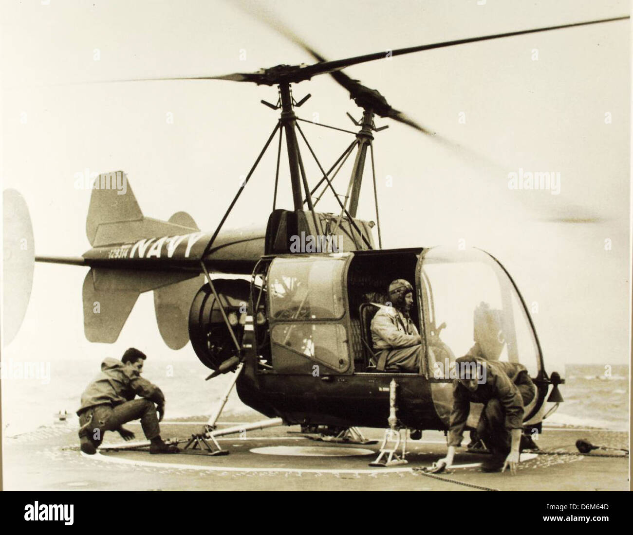 Target practice flight deck hi-res stock photography and images - Alamy