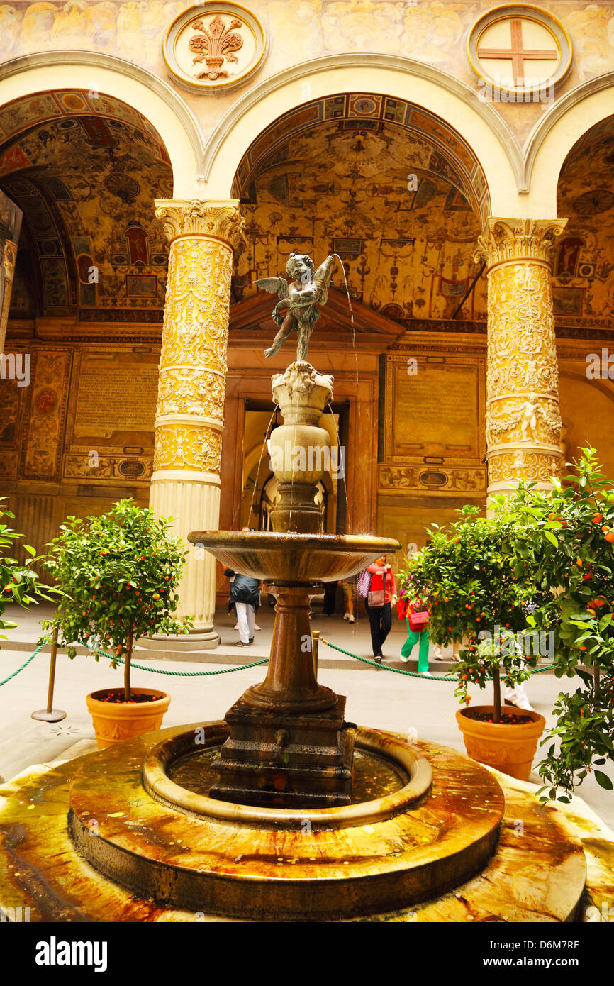 Palazzo vecchio courtyard hi-res stock photography and images - Alamy