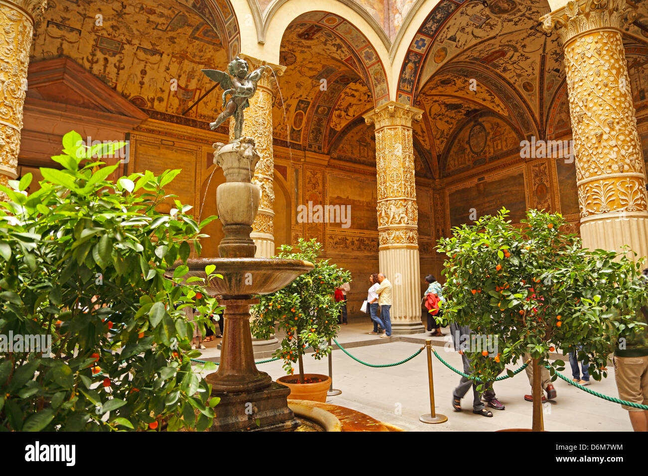 Palazzo vecchio courtyard hi-res stock photography and images - Alamy