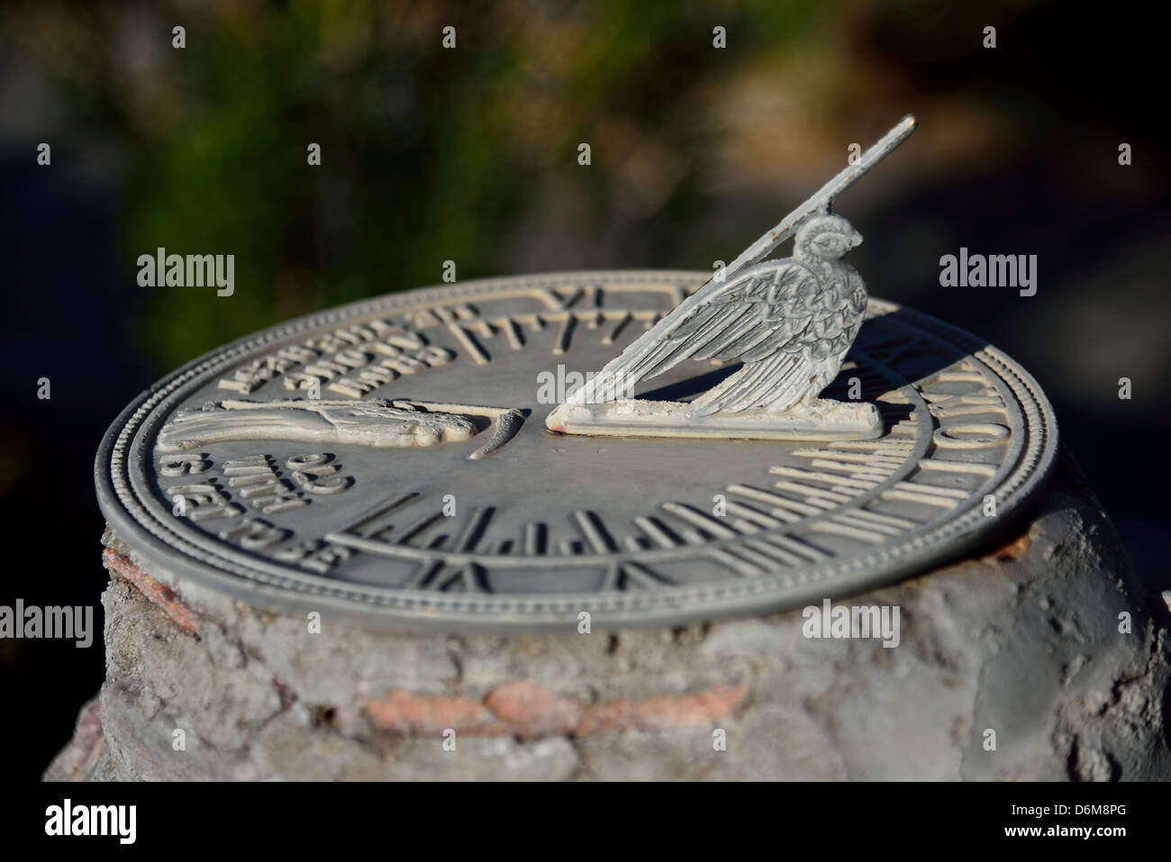 Sun dial hi-res stock photography and images - Alamy