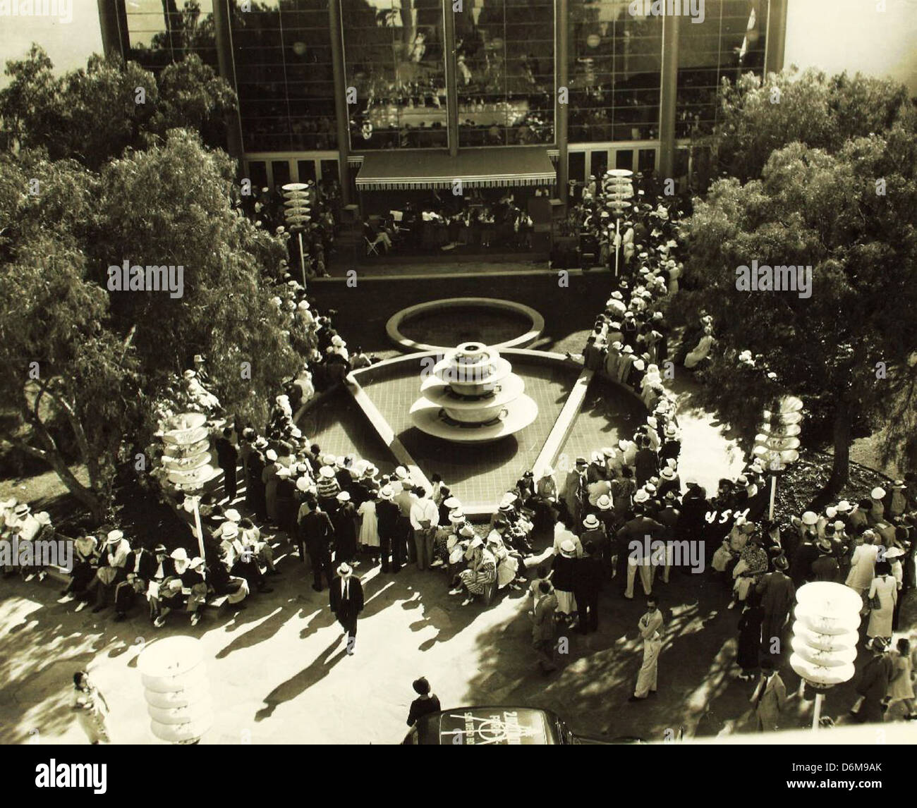 The Ford Building and its famous V-8 Fountain were key attractions at ...