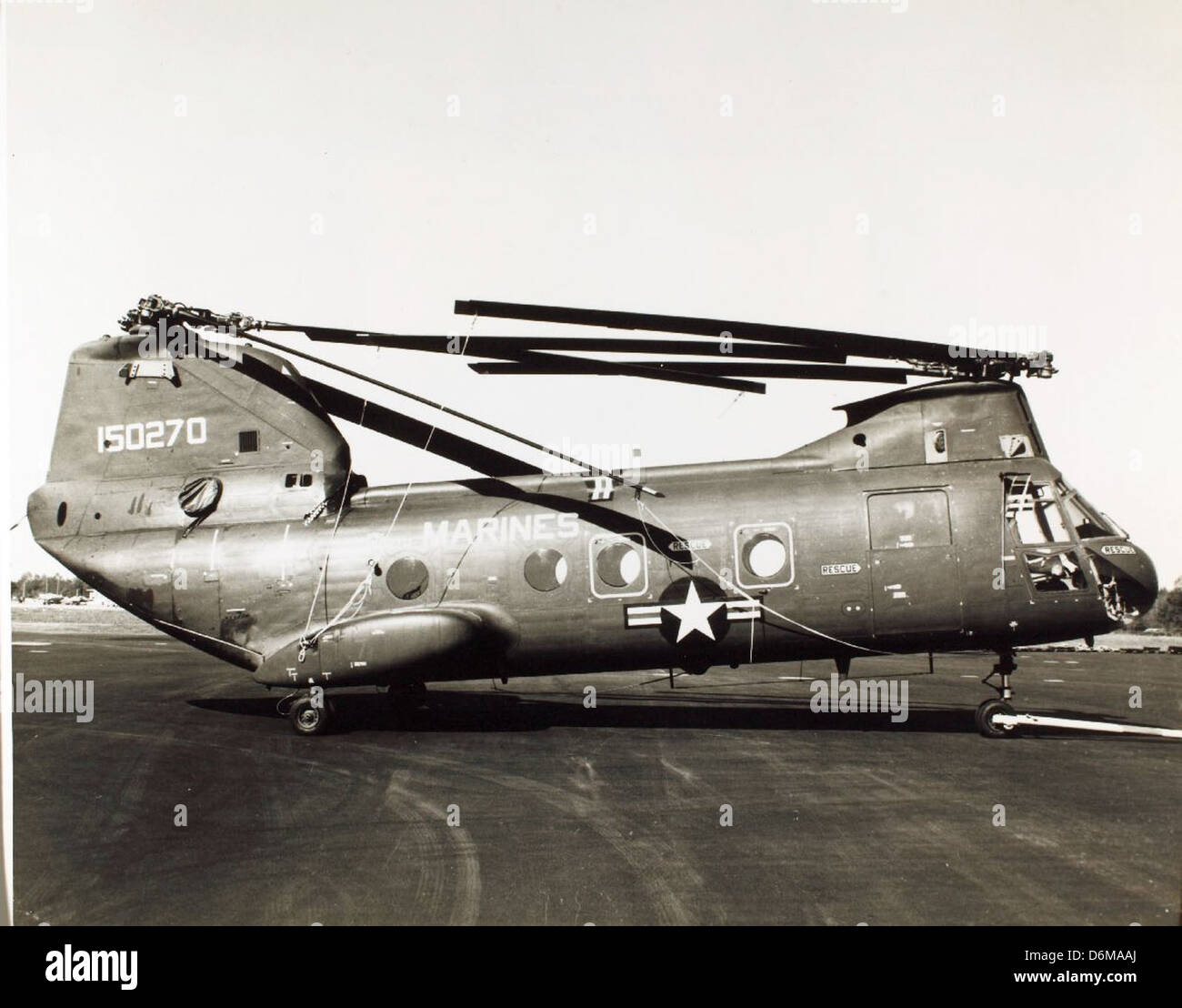 Tandem rotor helicopter hi-res stock photography and images - Alamy