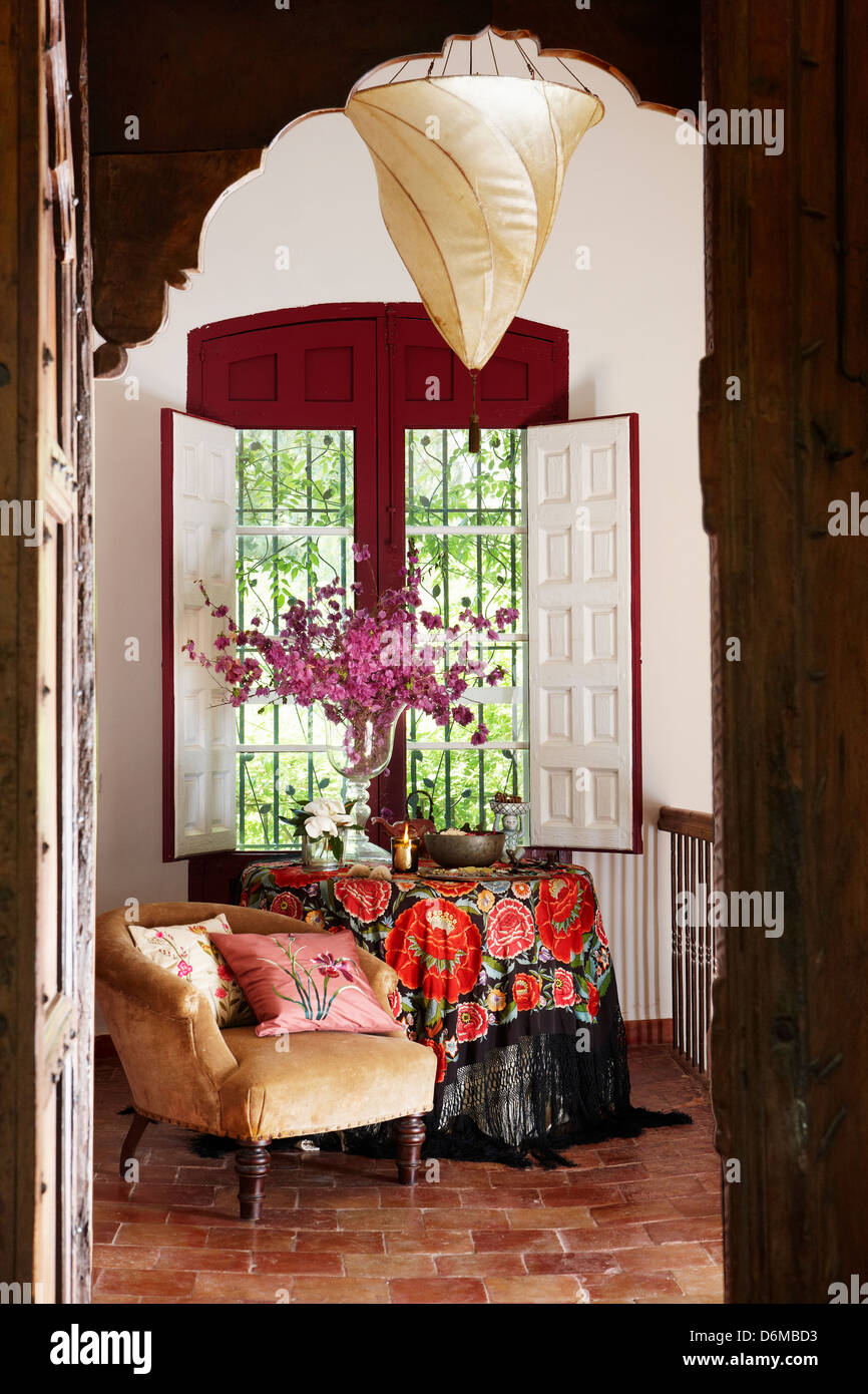 Luxury window detail hi-res stock photography and images - Alamy