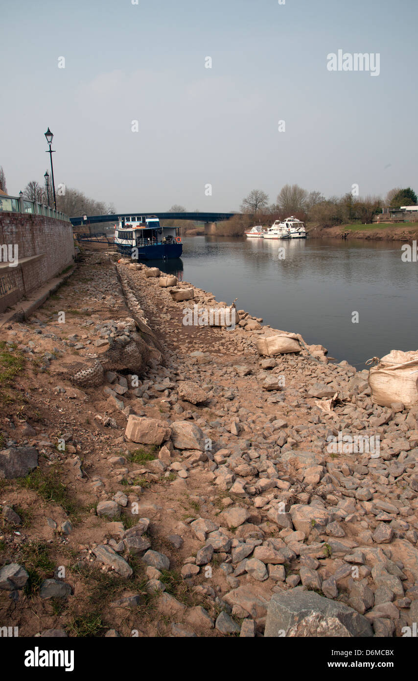 Flood defence work hi-res stock photography and images - Alamy