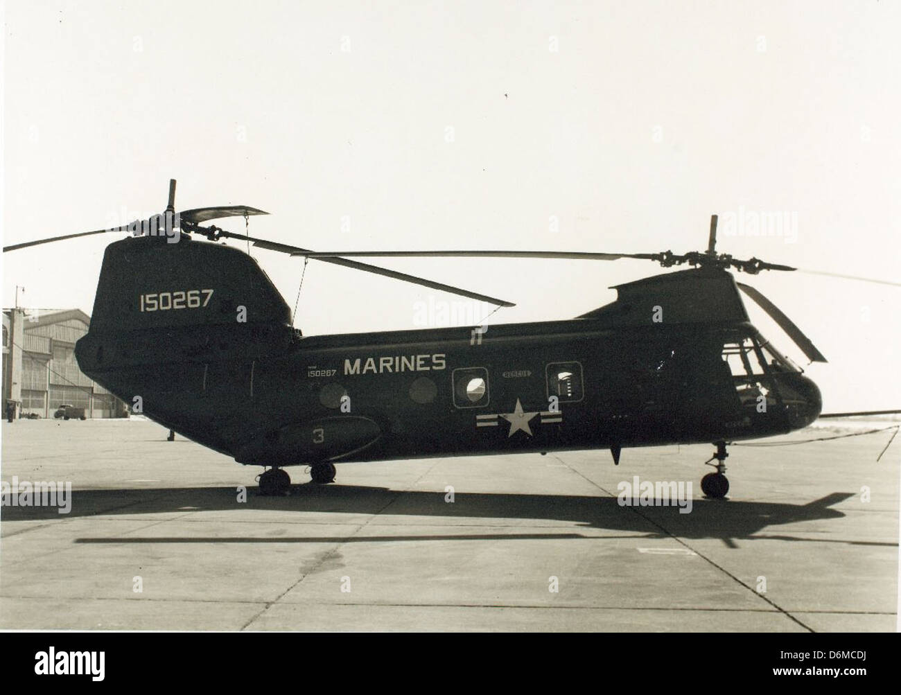 Helicopter shown in flight hi-res stock photography and images - Alamy