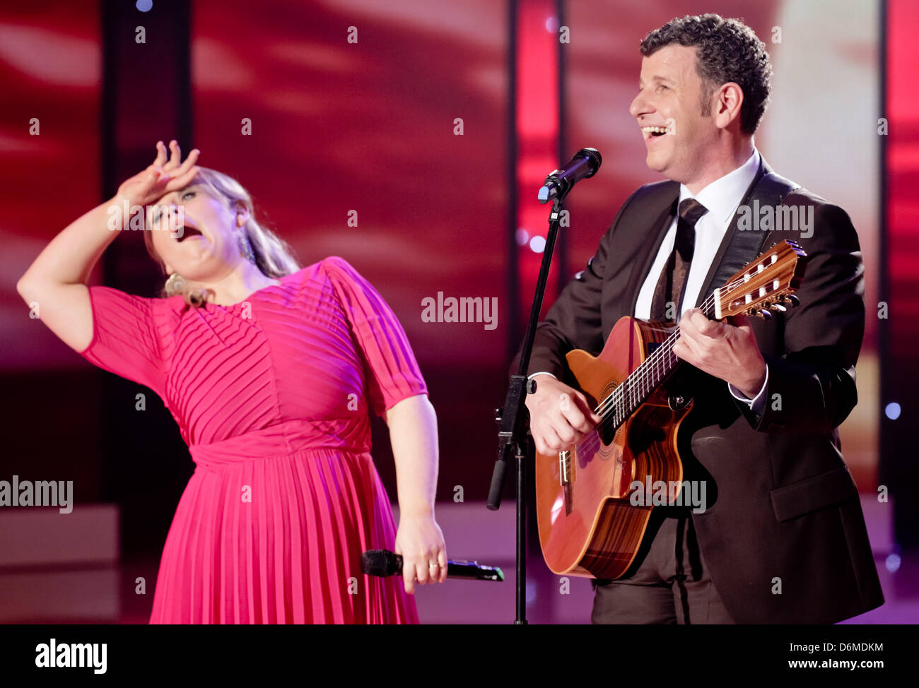 Singers Semino Rossi (R) and Maite Kelly (L) perform together at the ...