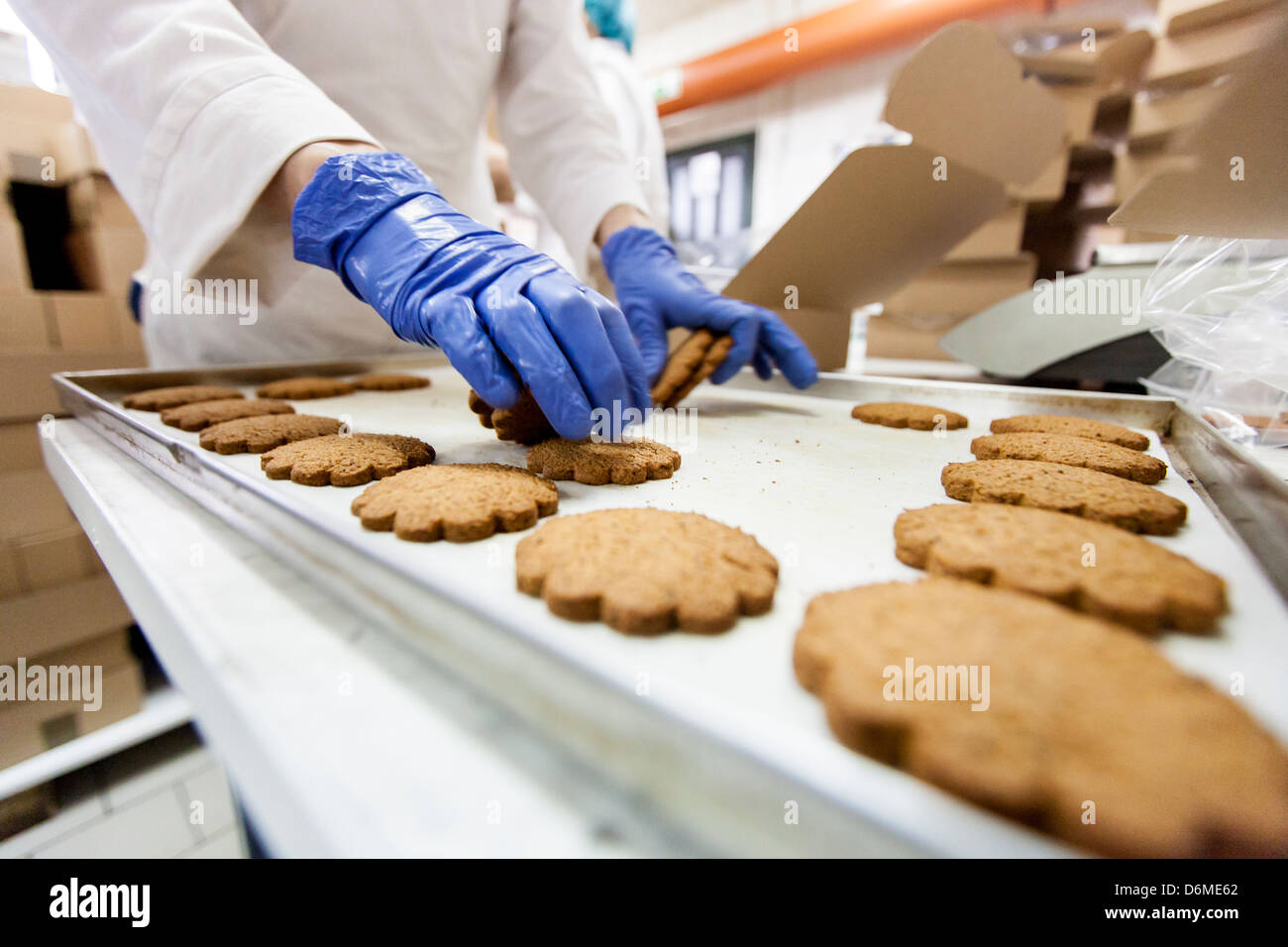 Cookie factory hi-res stock photography and images - Alamy