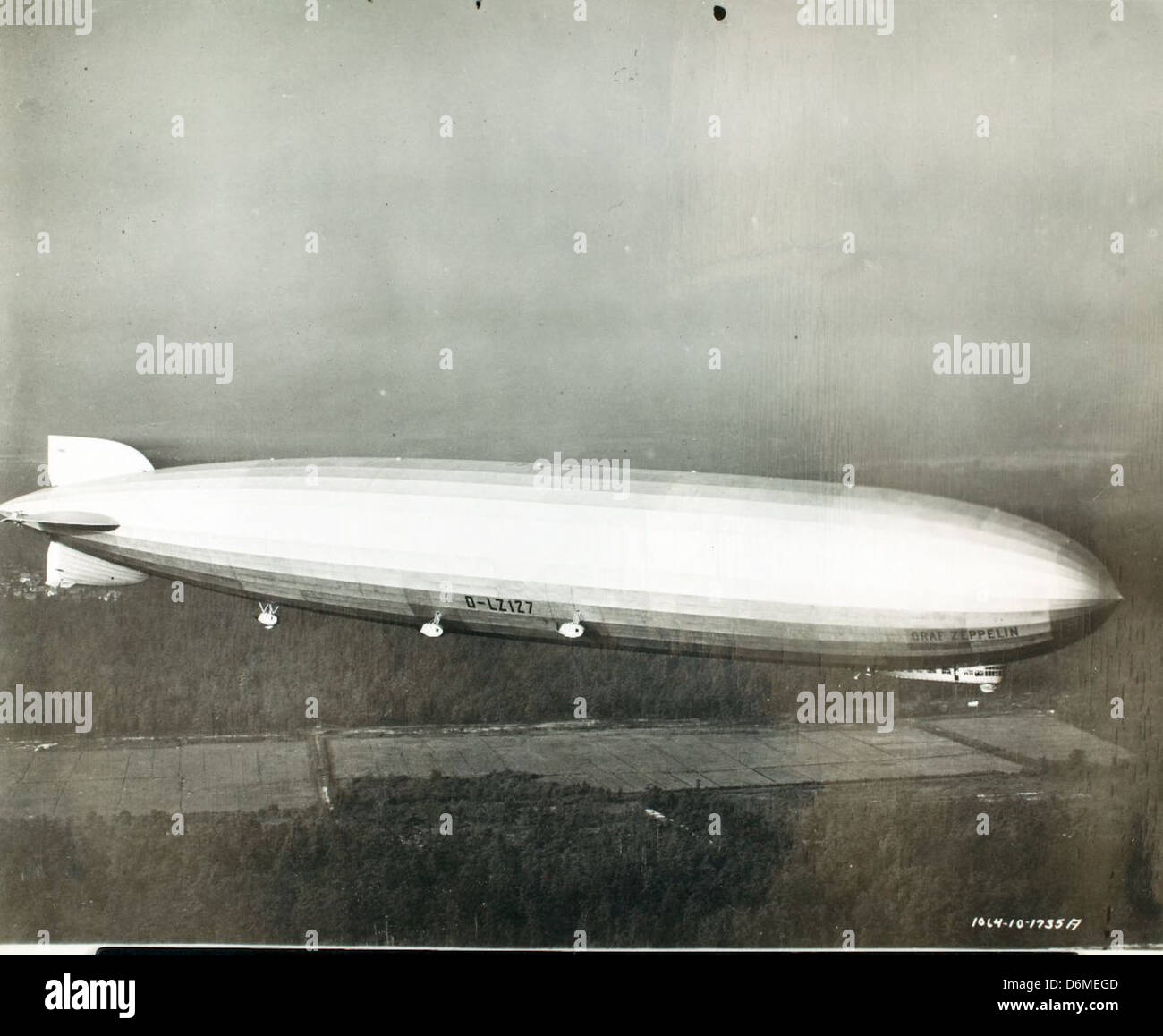 The Zeppelin LZ 127 Graf Zeppelin was a pioneering rigid airship used ...