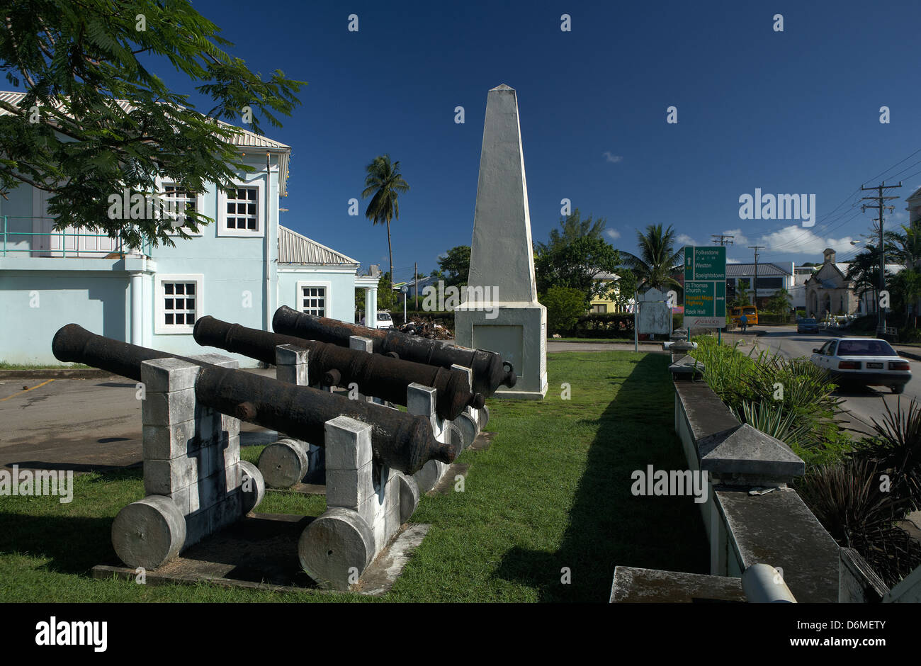 Holetown, Barbados, old cannons and the Holetown Monument Stock Photo ...