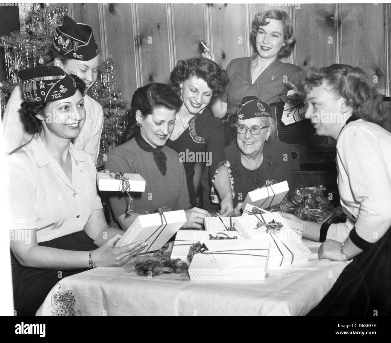 Christmas wrapping presents Black and White Stock Photos & Images - Alamy