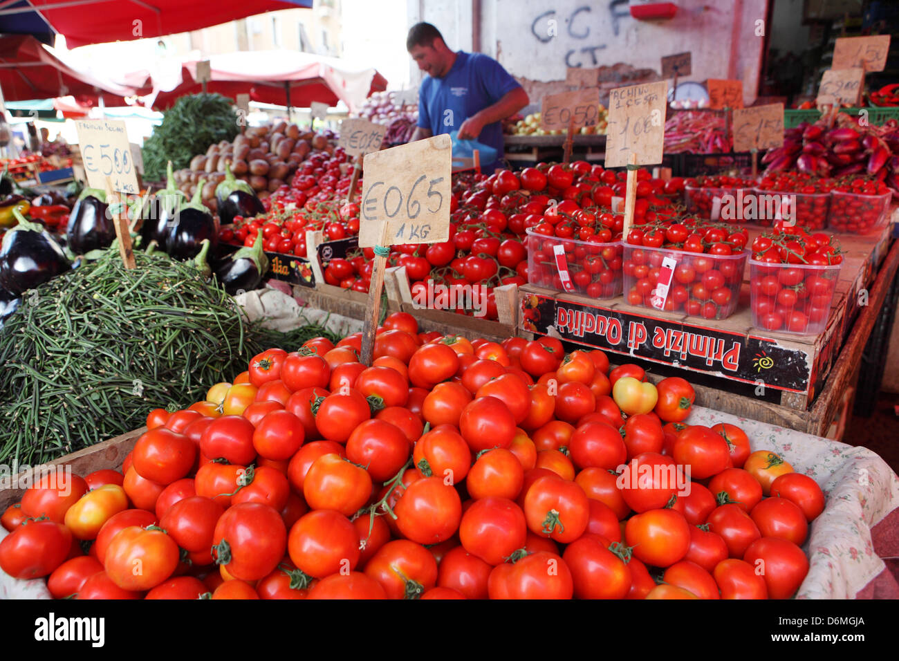 Italy stand hi-res stock photography and images - Alamy