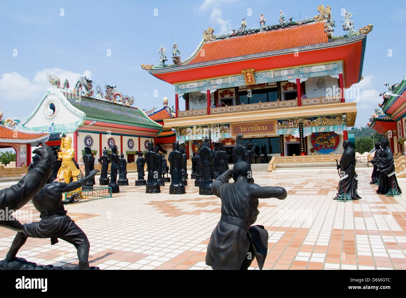 Chinese statues hi-res stock photography and images - Alamy