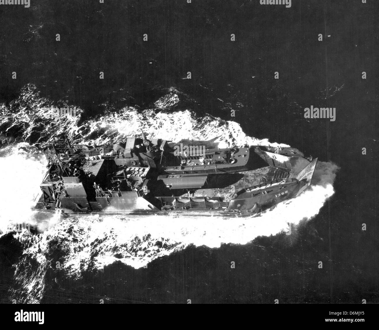 World war ii landing craft hi-res stock photography and images - Alamy