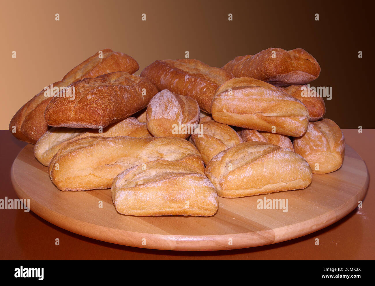 Breadboard hi-res stock photography and images - Alamy