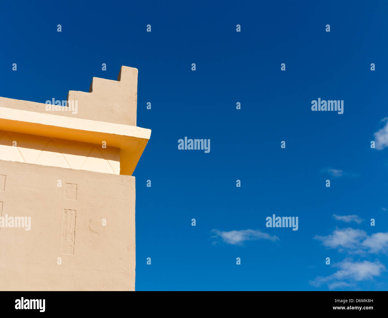 Castellation hi-res stock photography and images - Alamy