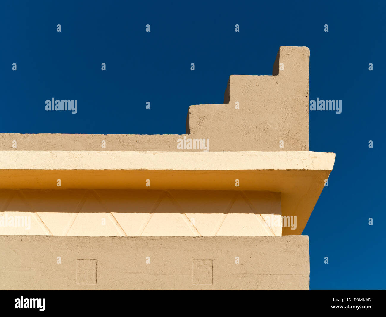 Castellation hi-res stock photography and images - Alamy