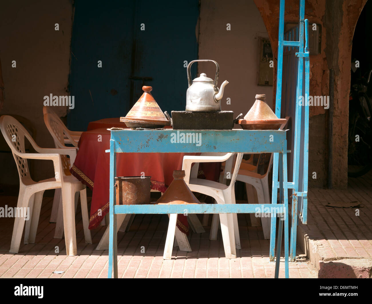 Road Side Tea Stall High Resolution Stock Photography and Images - Alamy