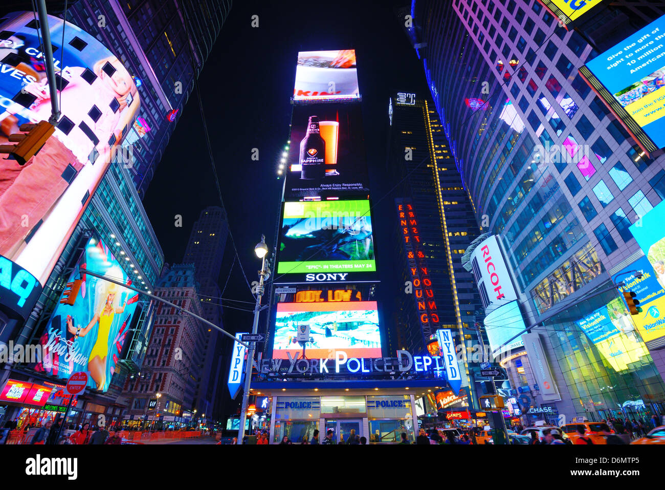 Billboards new york hi-res stock photography and images - Alamy