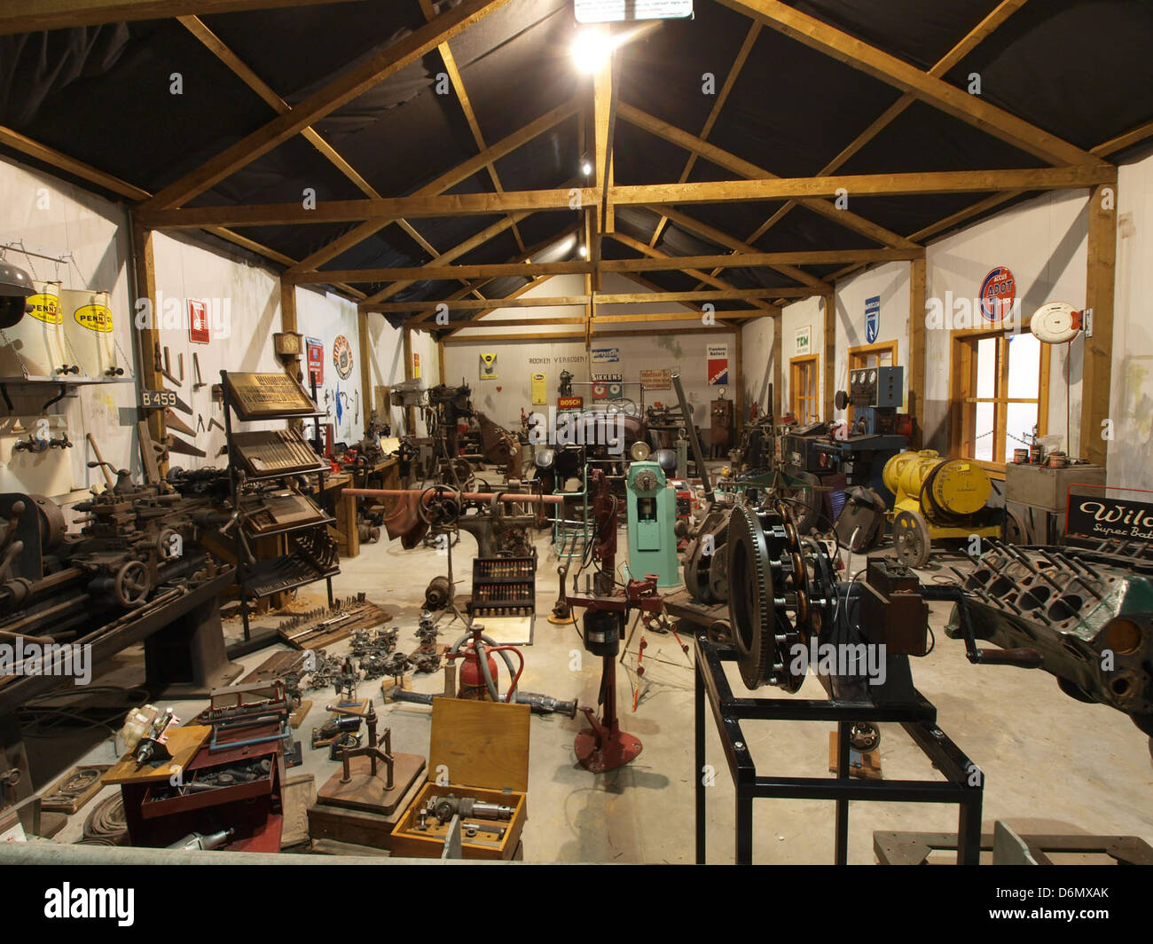Assembly operations production ford hi-res stock photography and images ...