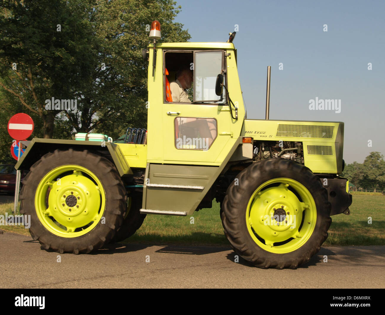 Green mercedes benz mb hi-res stock photography and images - Alamy