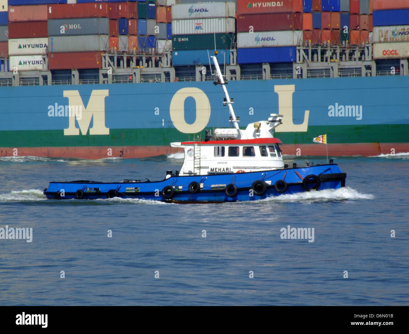 The Mehari 2006 is a modernized version of the iconic Citroën Méhari, a ...