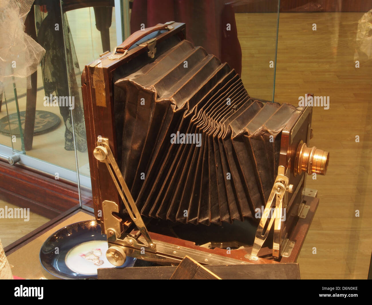 This old photocamera represents early photographic technology ...