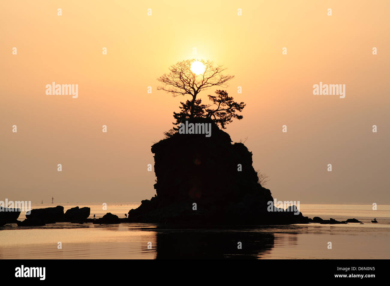 Morning sun at the Amaharashi coast in Japan Stock Photo - Alamy