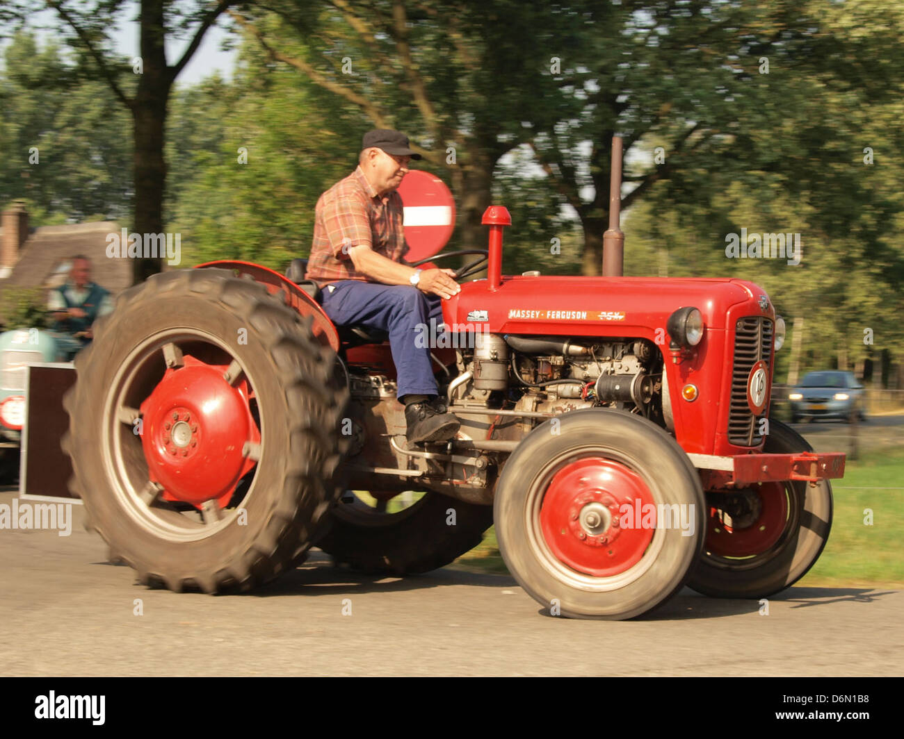 Massey ferguson 35x tractor hi-res stock photography and images - Alamy