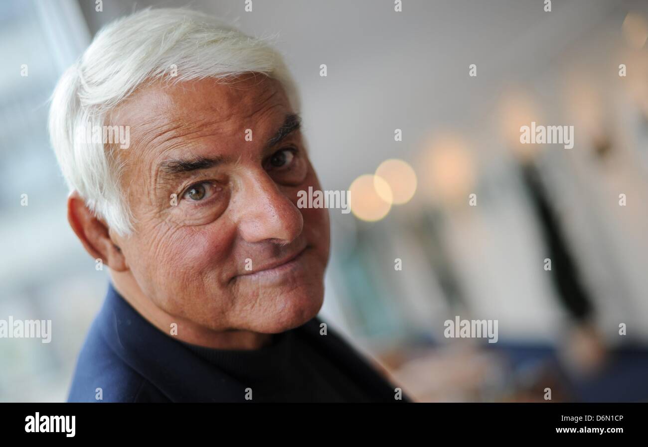 Us psychiatrist author allen frances hi-res stock photography and ...