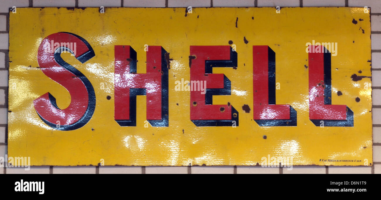 Enamel sign shell hi-res stock photography and images - Alamy