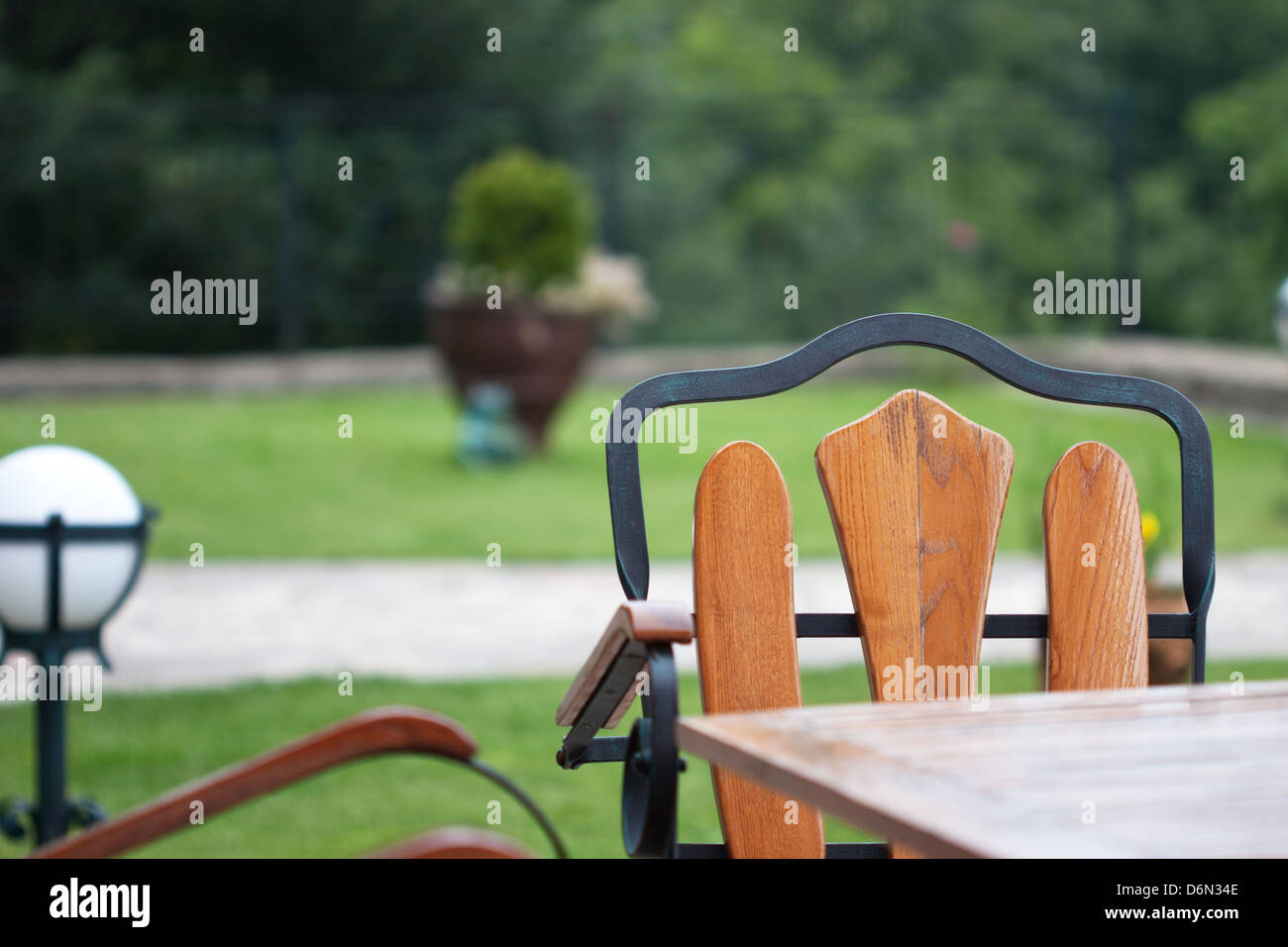 Metal furnitures hi-res stock photography and images - Alamy