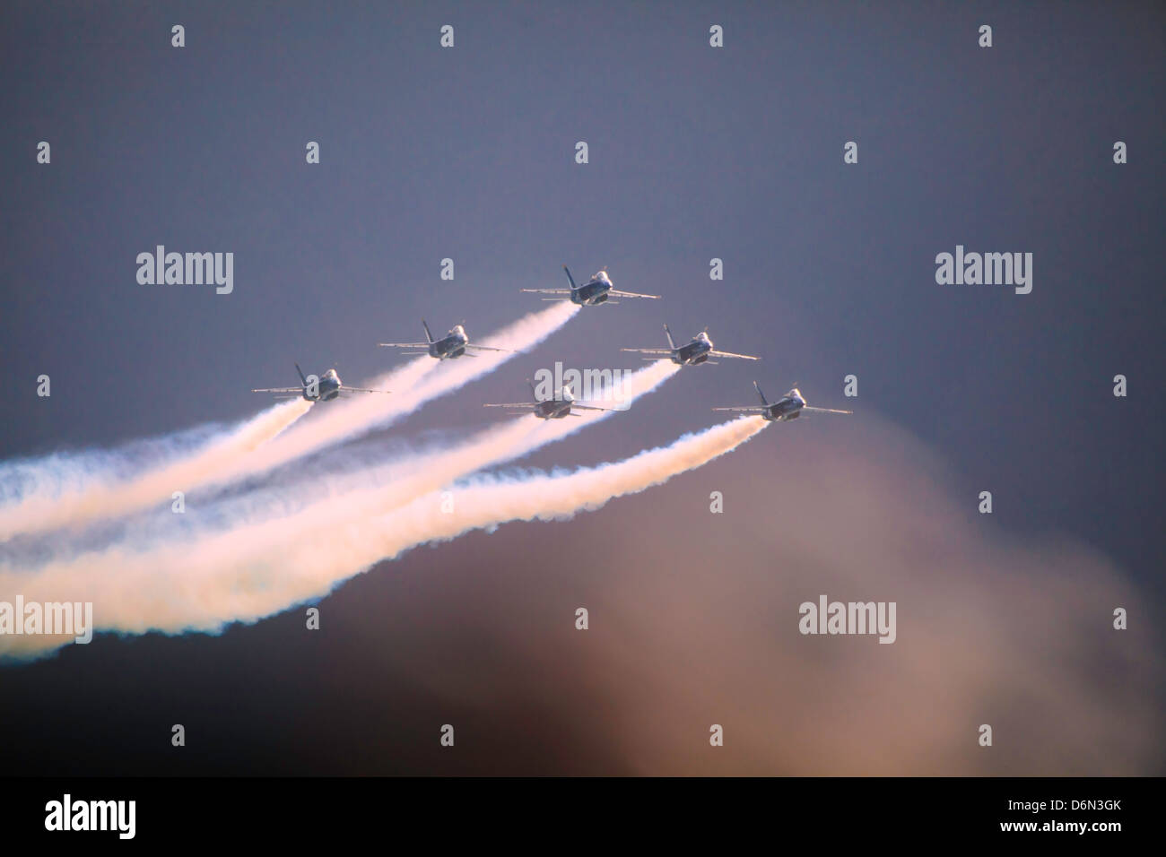 Top gun plane hi-res stock photography and images - Alamy