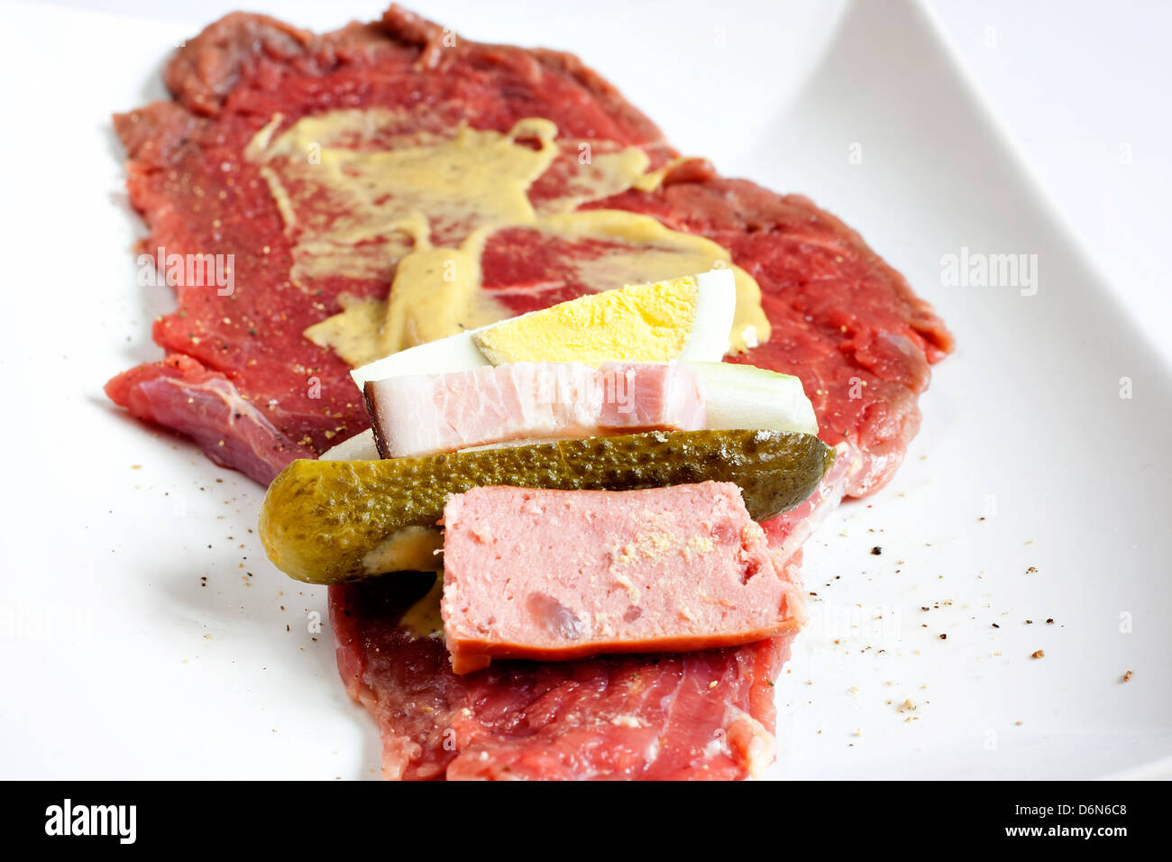 preparation of the Olive - Spanish bird Stock Photo - Alamy