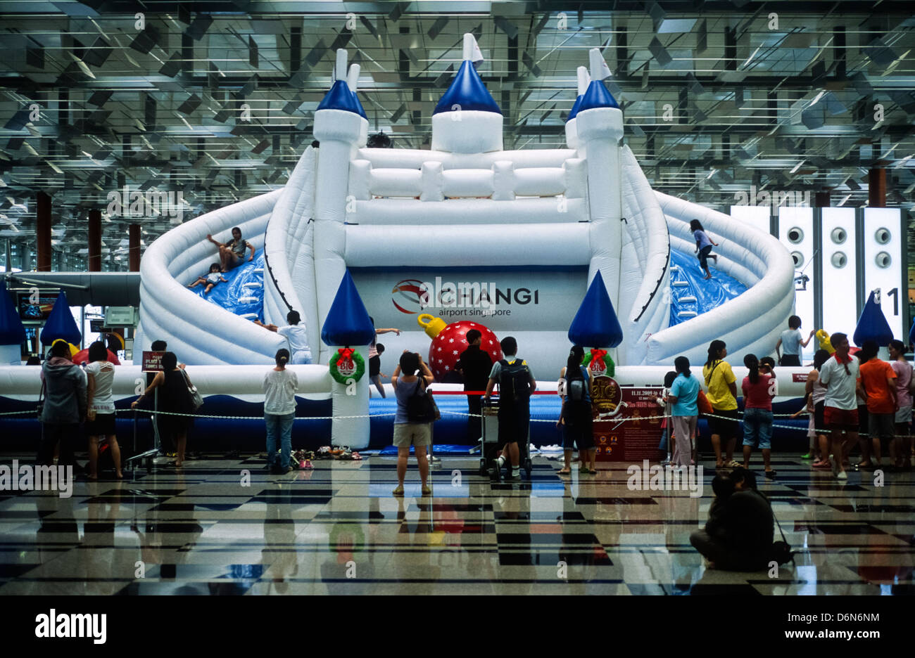 Singapore changi airport slide hi-res stock photography and images - Alamy